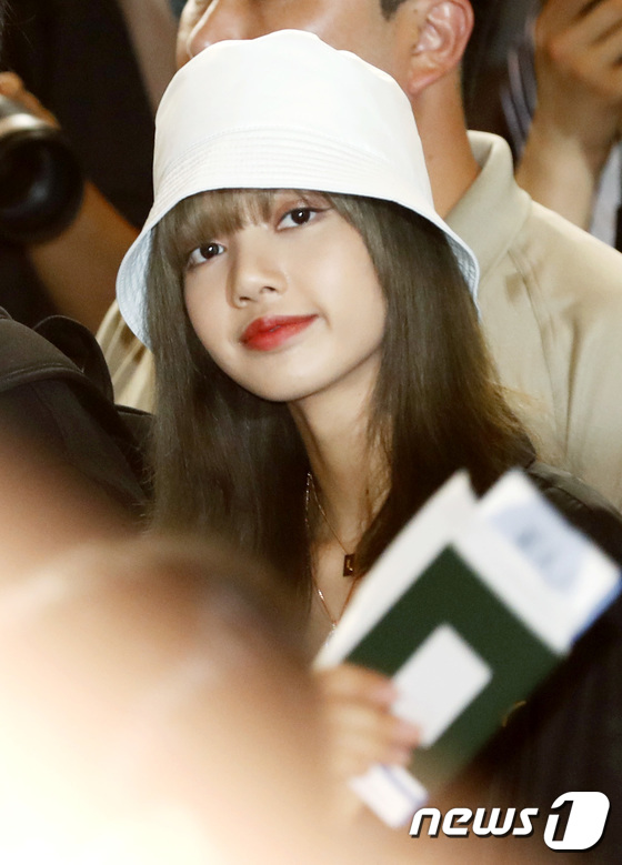 'MONEY'de BLACKPINK Lisa entre dans l'histoire sur Spotify après avoir dépassé CETTE chanson ...