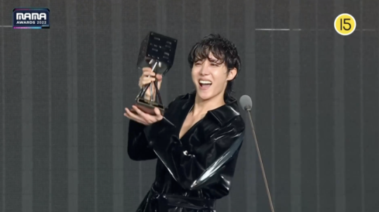 BTS, honoré du MAMA Platinum Award 2022... J'ai gagné 3 couronnes (2022 MAMA AWARDS) [Complet ...