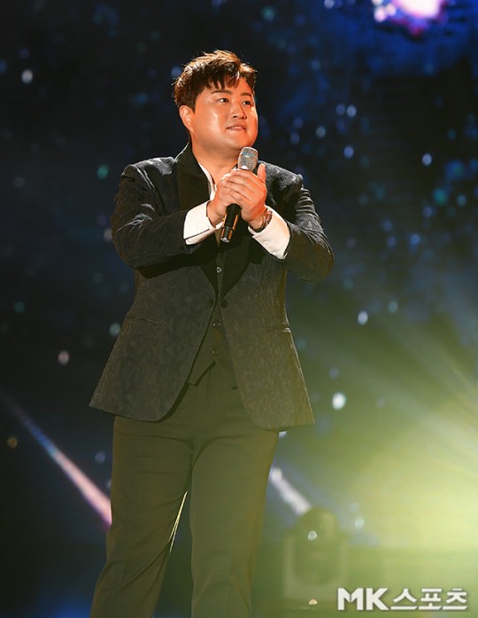 Kim Ho-jung est apparu à Danyang ! Le cadeau du Gwiho-gang qui a captivé 15 000 spectateurs ...