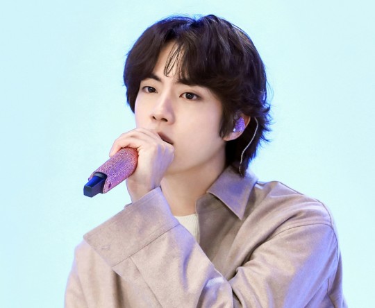 BTS Jin D. Astronaute n°1 sur Argentina Vega Radio pendant 58 semaines..Radio King - K-Pop News ...