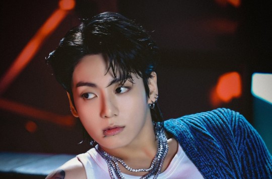 BTS Jungkook GOLDEN Top 20 sur le Billboard 200 américain pendant 3 semaines consécutives ...