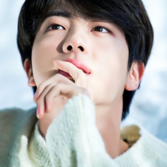 BTS Jin,’Yours’selama 10 minggu,’Super Tuna’memasuki Billboard Hot Trending Song Weekly Chart ...