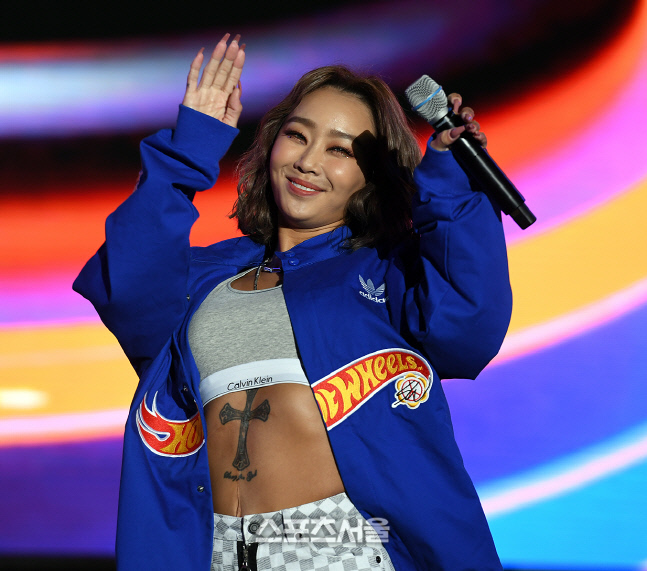 Ratu konser K-pop Hyorin menyapa penggemar, Ratu Busan BWB 2022 yang cantik! [Foto] – K-Pop News ...