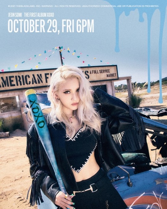 Il 29, Somi Jeon ha pubblicato la sua prima concept photo XOXO a figura intera... Ciondolo per ...