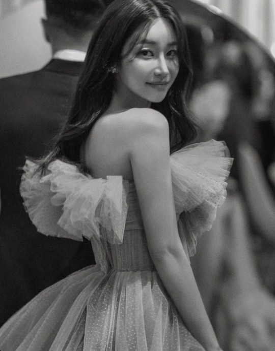 AOA Yuna, la persona che ha riempito il vuoto per il suo matrimonio di febbraio con un ...