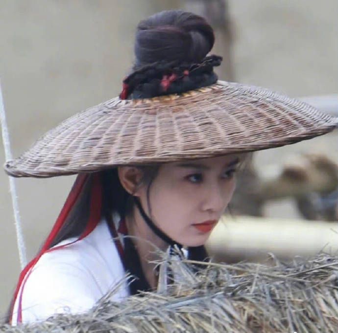 Liu Shi Shi izgleda kao dio klasične Wuxia dame ratnice u fotografijama s putovanja u ljubav - K ...