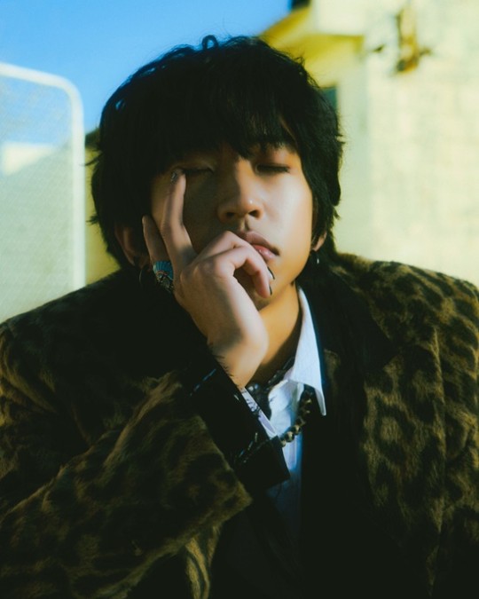 Lee Seung-yoon, objavio je singl prije izdanja skupi mamurluk danas (2.)... Rocker ...