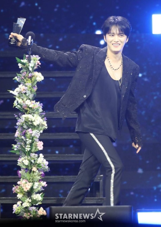 Jaejoong Kim nagrađen AAA Top of K-Pop Record Award Radujemo se sljedećih 10 godina [2023 AAA ...