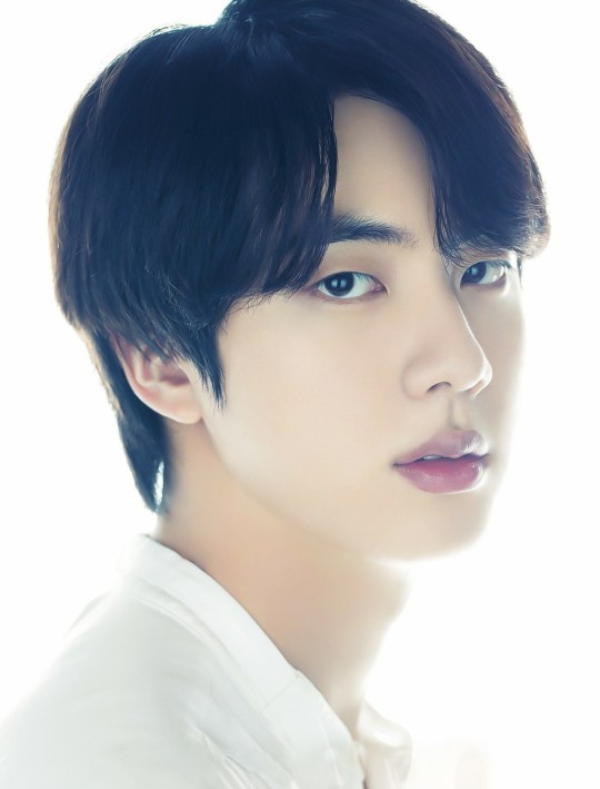 เสน่ห์ที่ตัดกัน บันทึกที่น่าประหลาดใจ.. BTS Jin, Yours Super Tuna Billboard เพลงยอดนิยมอันดับ 4 ...