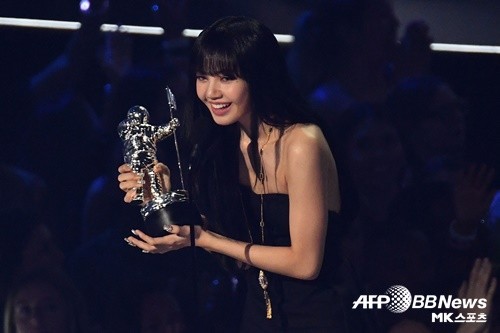 ลิซ่า รับรางวัล'MTV VMA'Best K-Pop Award... ลิซ่า BLACKPINK วง - K-Pop News Insde TH